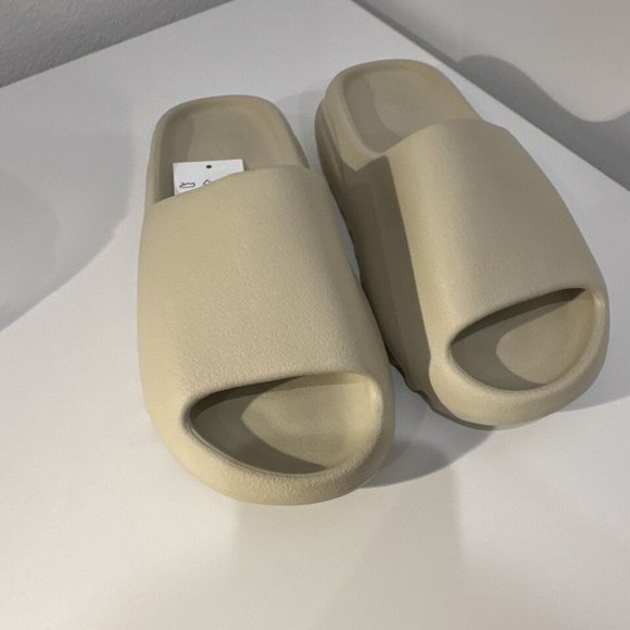 adidas | Shoes | Adidas Yeezy Slide Bone 222 Yzy Fz5897 Size 4 | Poshmark